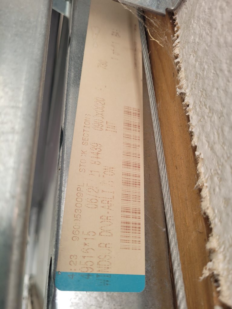 How to determine your Garage Door manufacturer and model?